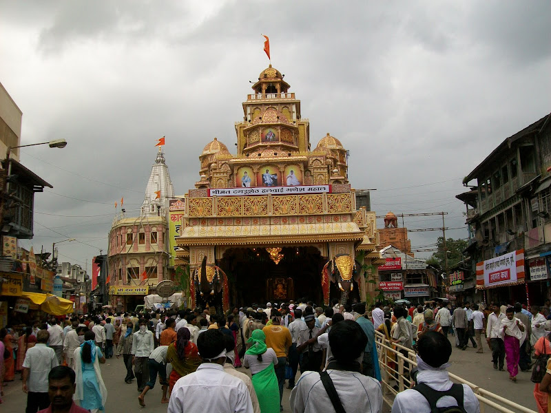 Ganapati Temple in Pune | Dagadusheth Halwai Ganapati temple | Maha ...